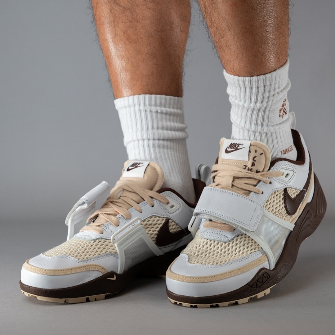 Travis Scott x Nike Zoom Field Jaxx "Light Chocolate" Release Update ...