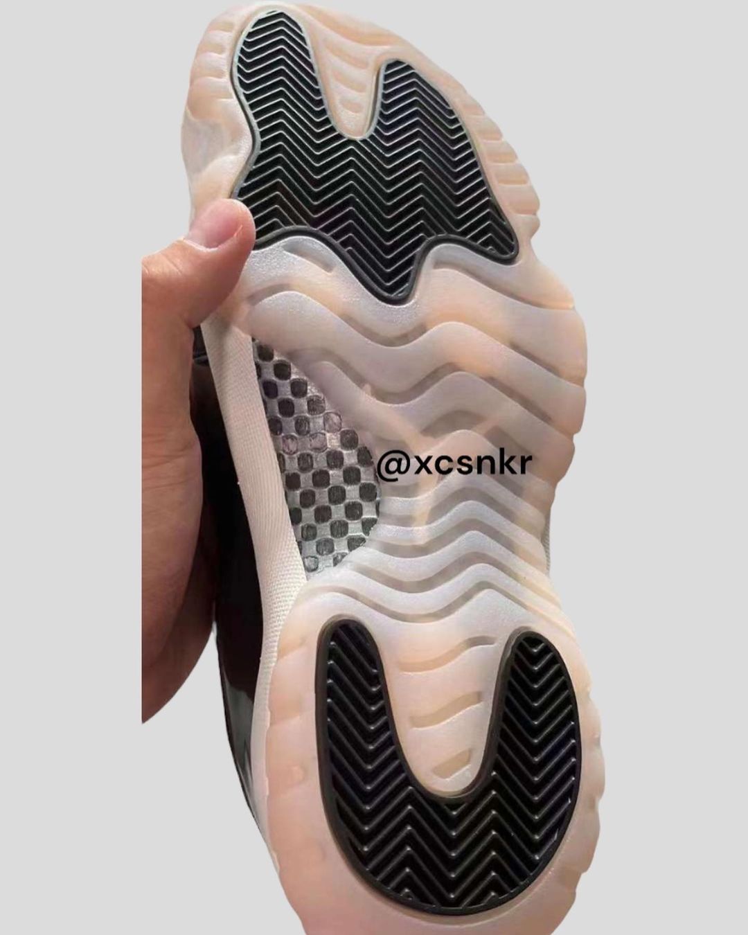 Air Jordan 11 “Neapolitan" (W) | In-Hand Images | Sneaktorious